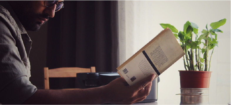 5 Tokoh Besar yang Hobi Baca Buku