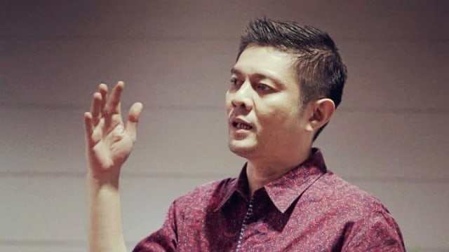 Ngobrolin Uniknya Fenomena Bahasa Bersama Ivan Lanin